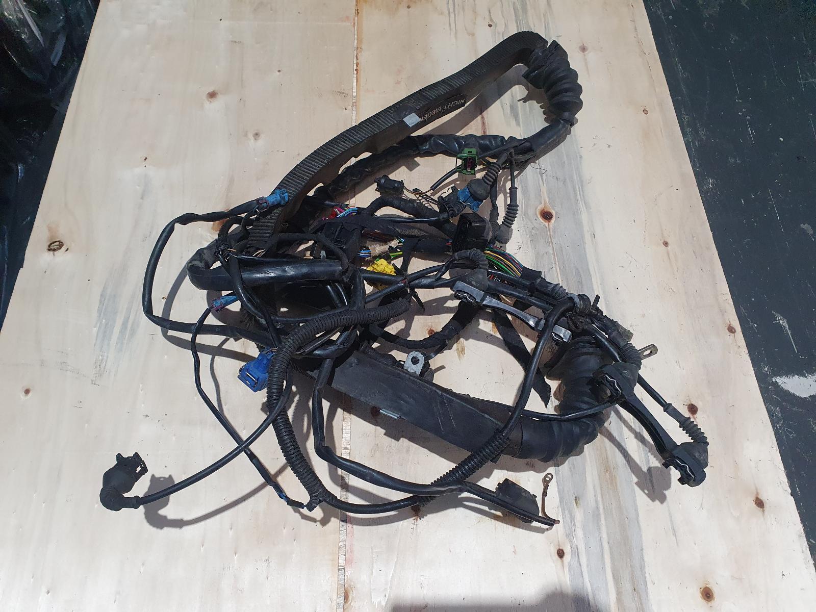 AUDI A4 ADR 1.8 COMPLETE ENGINE WIRING LOOM 08/95-06/01 - espspares.com.au