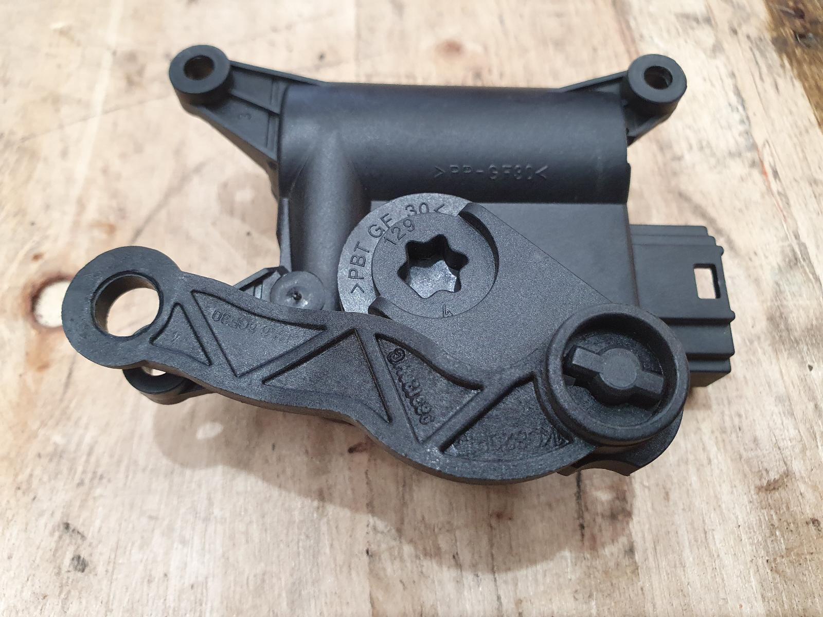 VW JETTA AIR CIRCULATION FLAP MOTOR – espspares.com.au